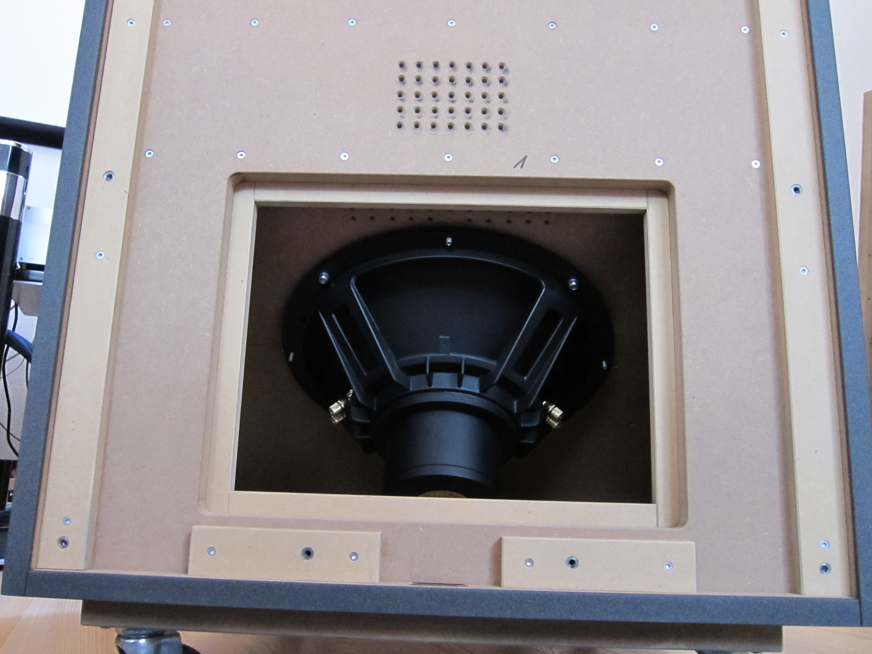 Speaker System – Bavarian Voice 8X | AudioCirc.com