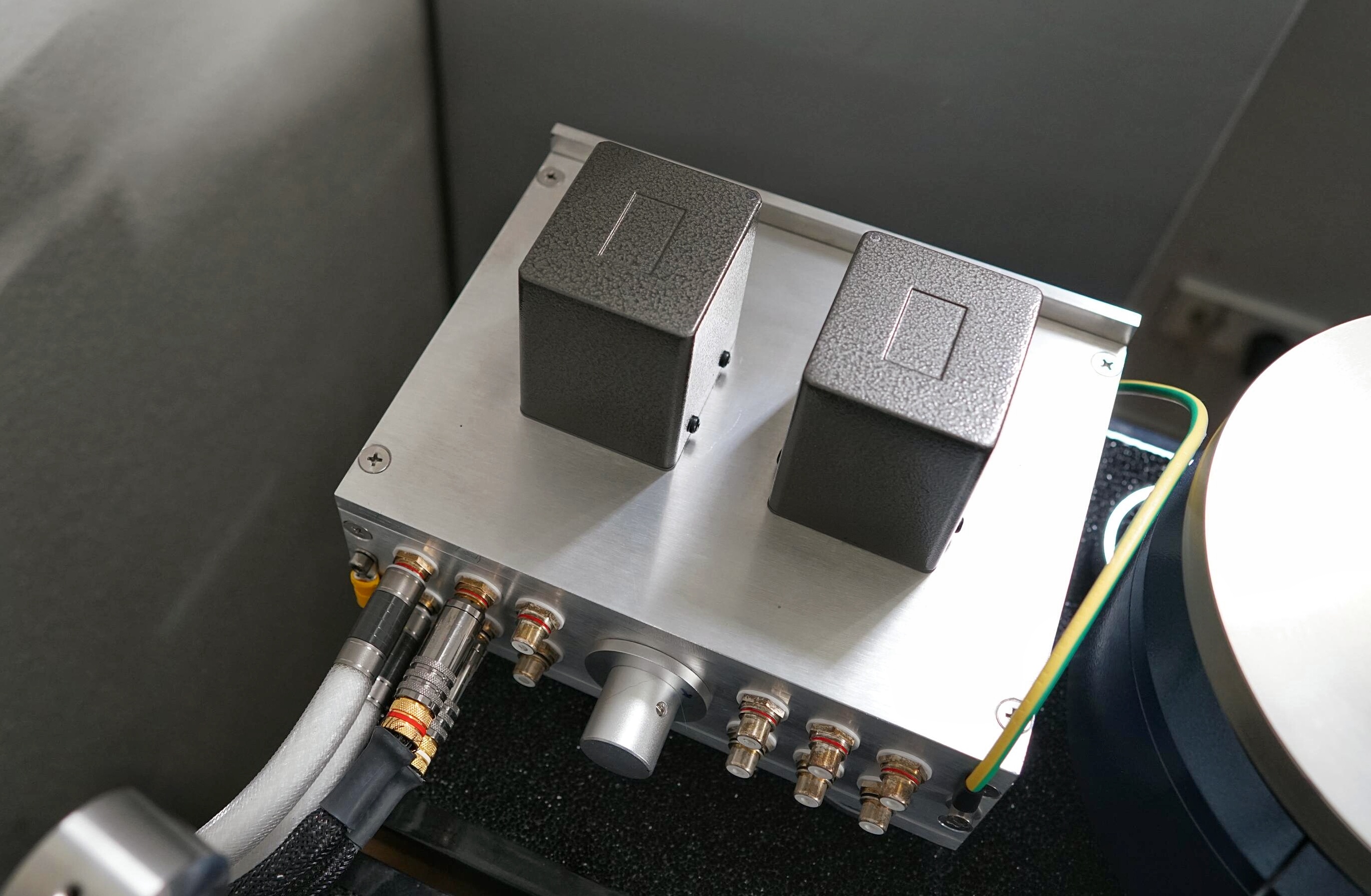 The fantastic world of Step Up Transformers | AudioCirc.com