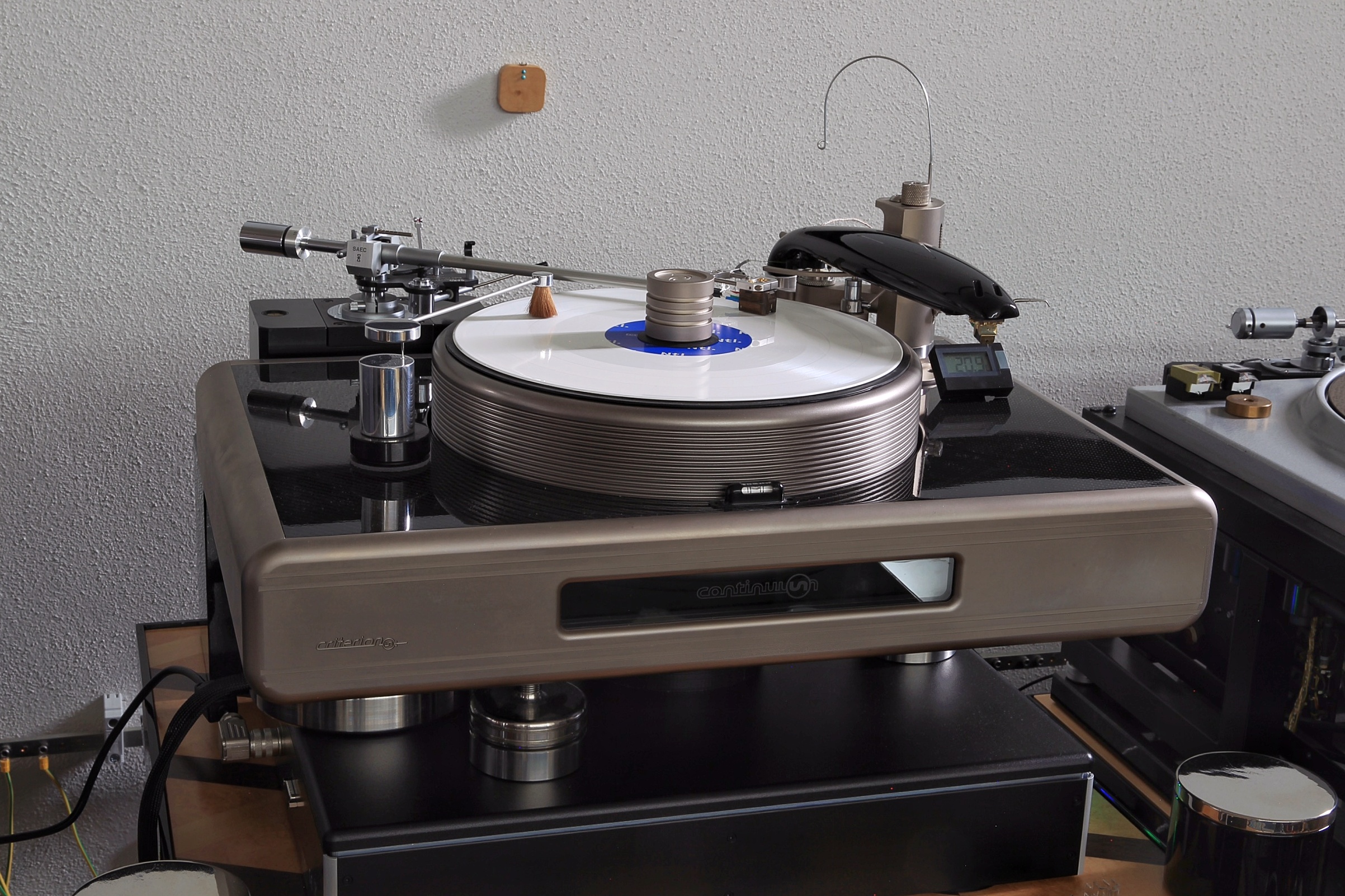 Tonearm Stand | AudioCirc.com